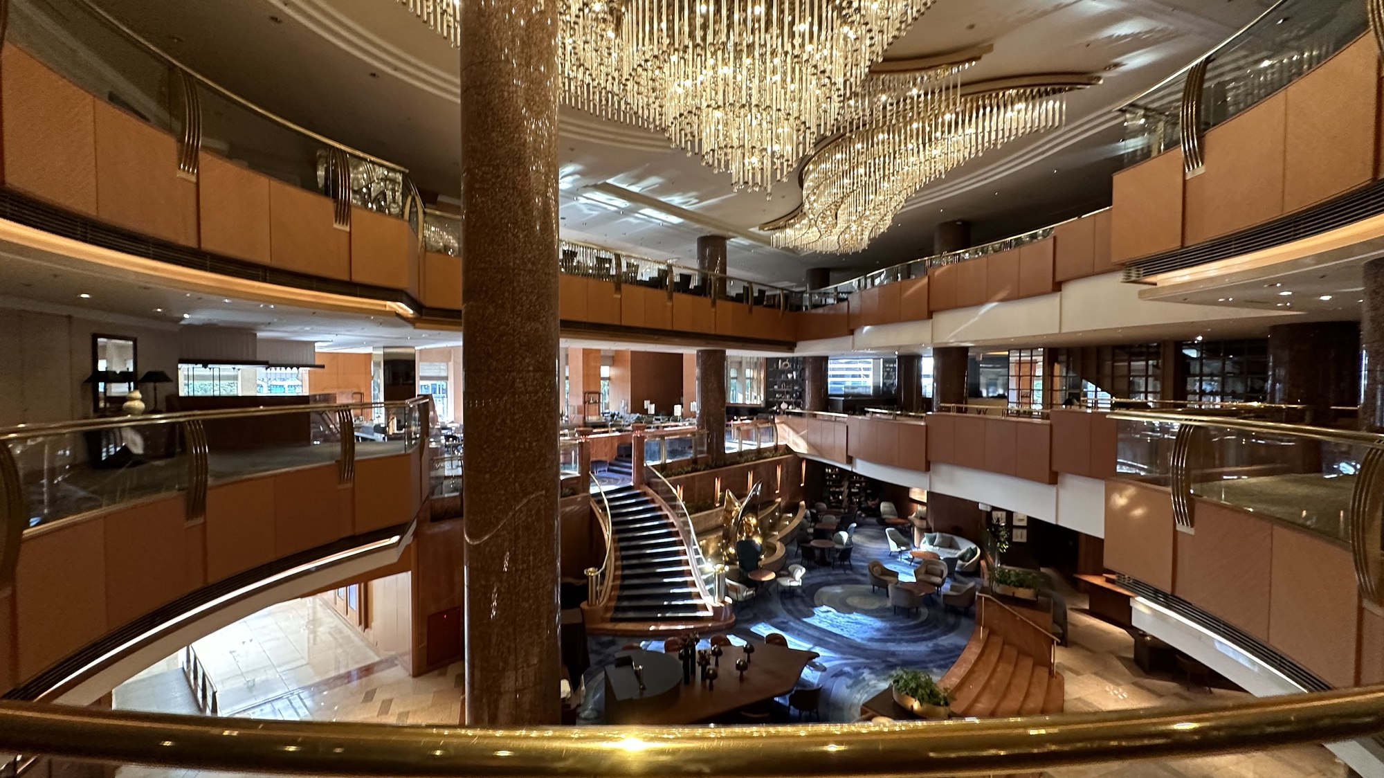 Yokohama Bay Sheraton Hotel & Towers: A nostalgic Showa era hotel near ...